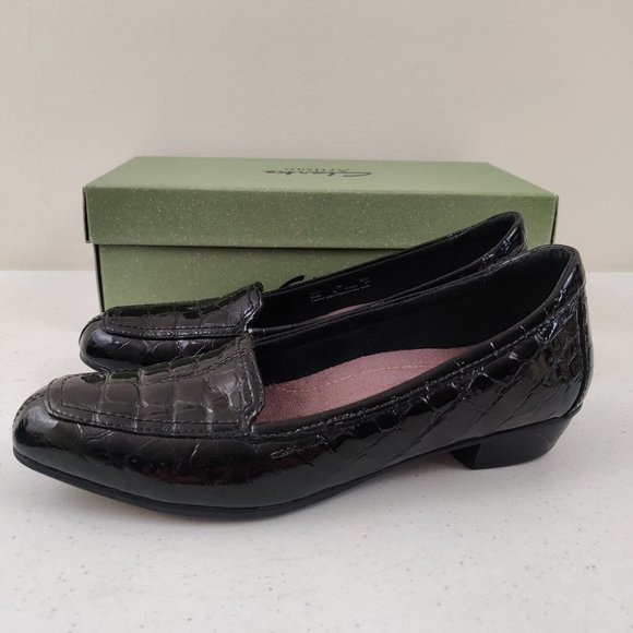Clarks | Shoes | Clarks Artisan Timeless Loafer Womens 7 N Black Croc ...